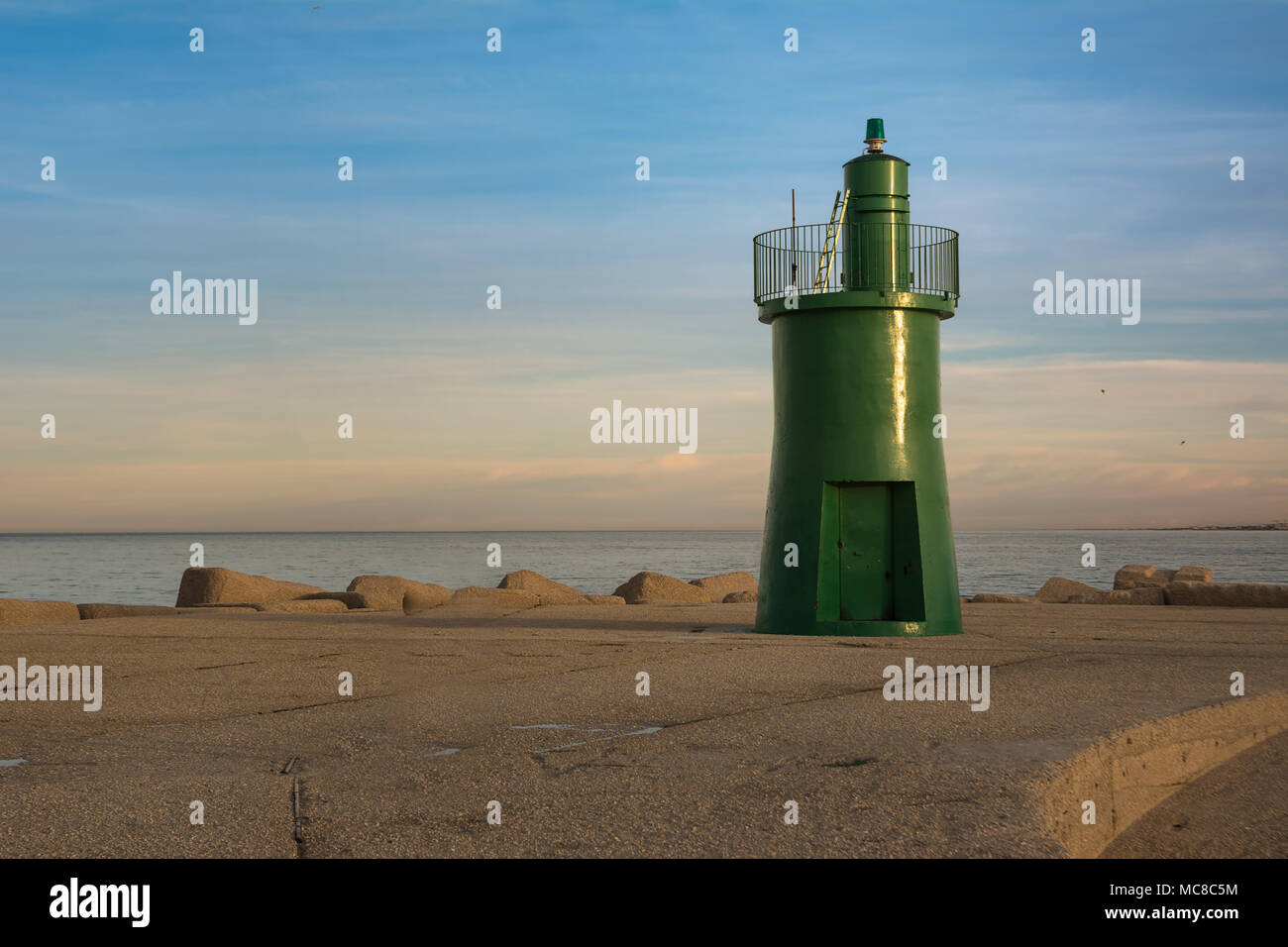 Light tower harbour entrance hi-res stock photography and images - Alamy