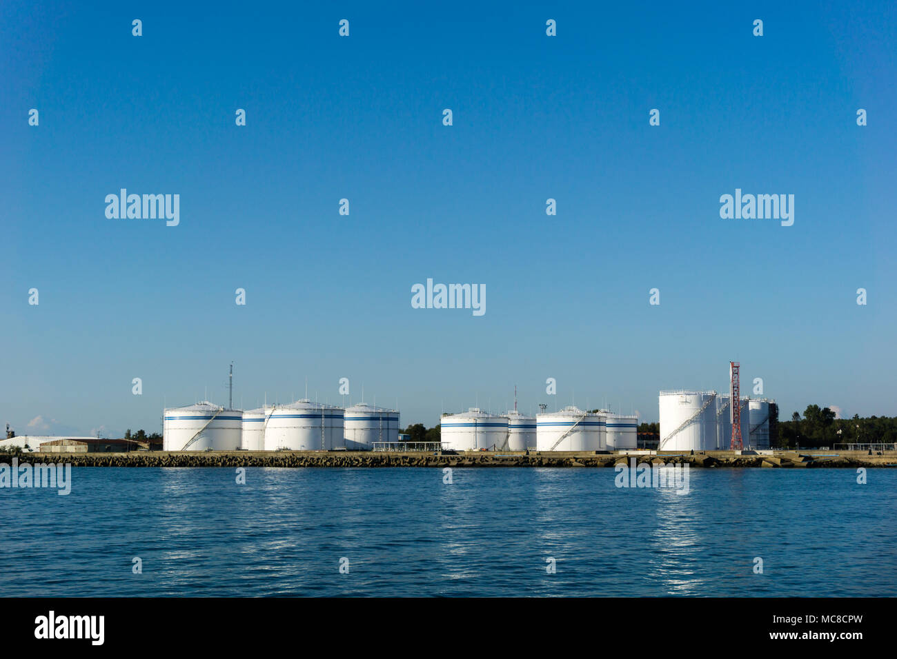 Petroleum bulk storage tank hi-res stock photography and images - Alamy