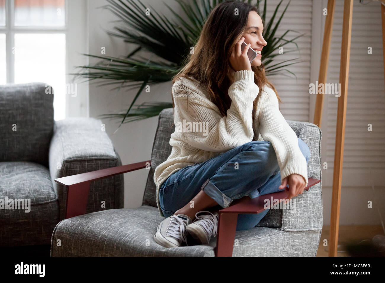 Lady answering the phone hi-res stock photography and images - Alamy