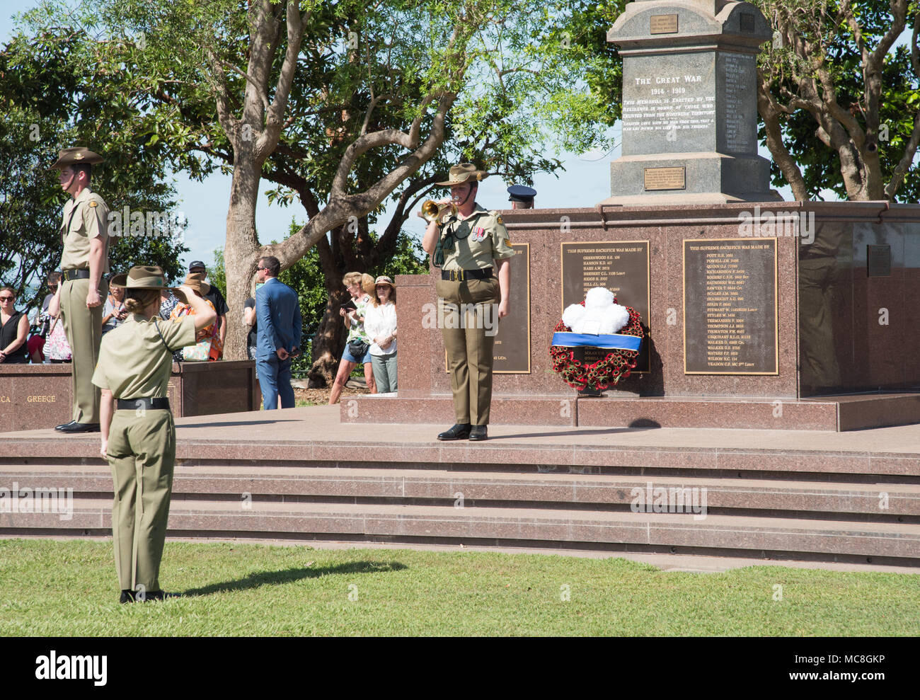 Cenotaph bicentennial park darwin australia hi-res stock photography ...