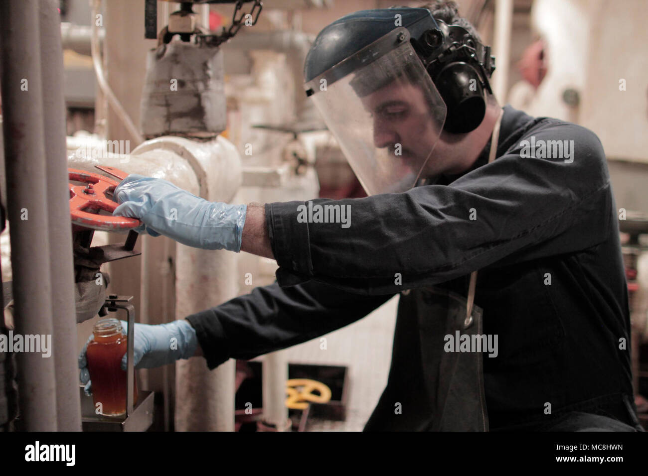 ATLANTIC OCEAN (Mar. 29, 2018) Engineman 2nd Class Colton D. Boone ...