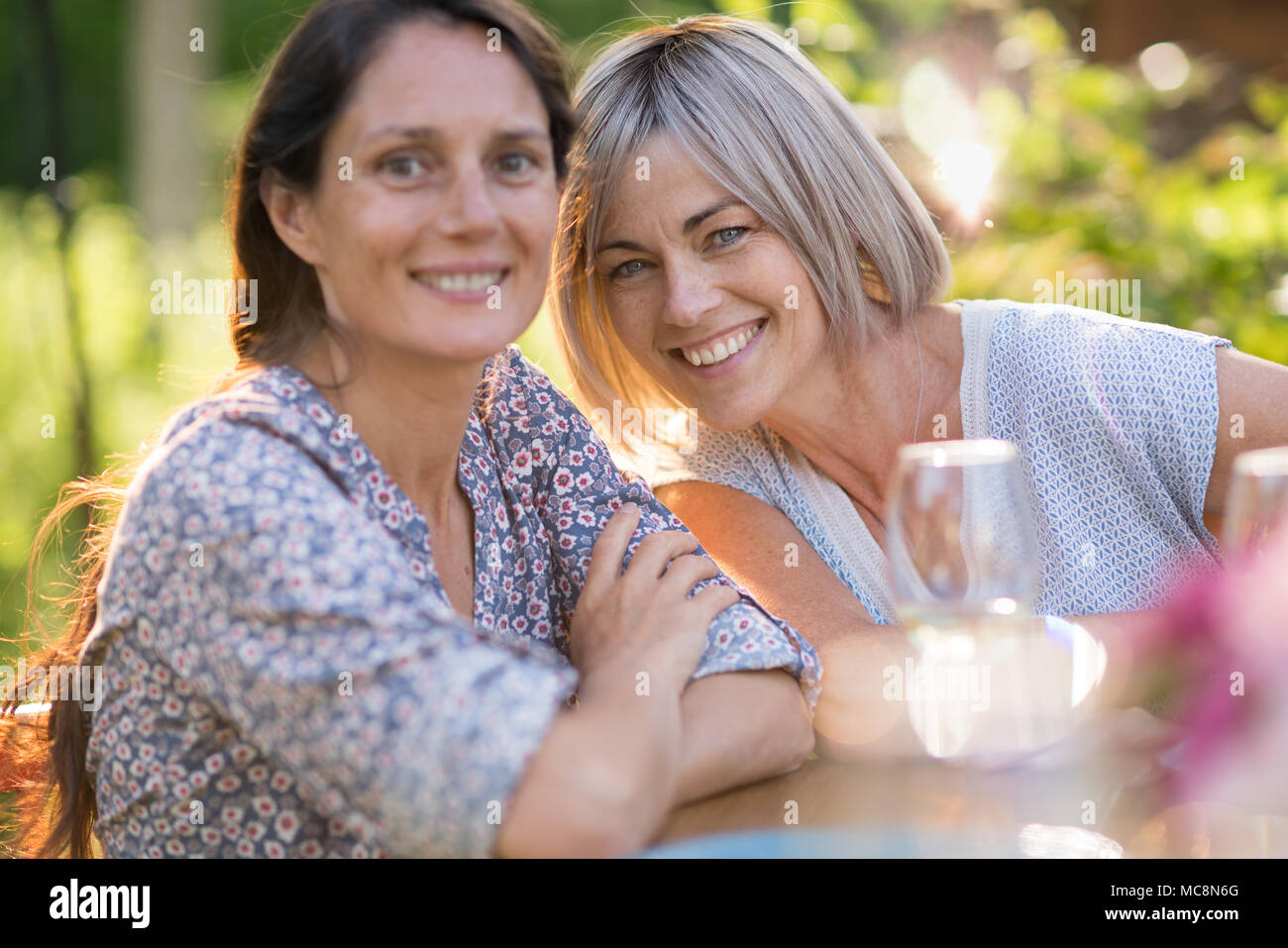 Women in their forties hi-res stock photography and images - Alamy