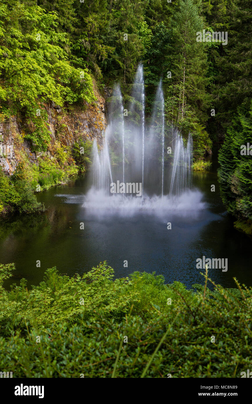 Water fountain butchart gardens victoria hi-res stock photography and ...