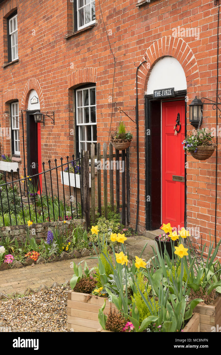 Red doors hi-res stock photography and images - Alamy