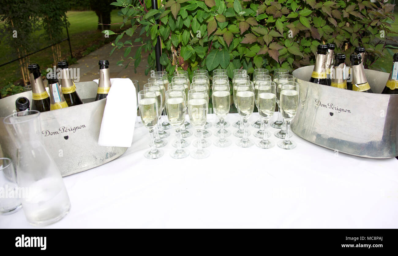 Champagne buckets on table hi-res stock photography and images - Alamy