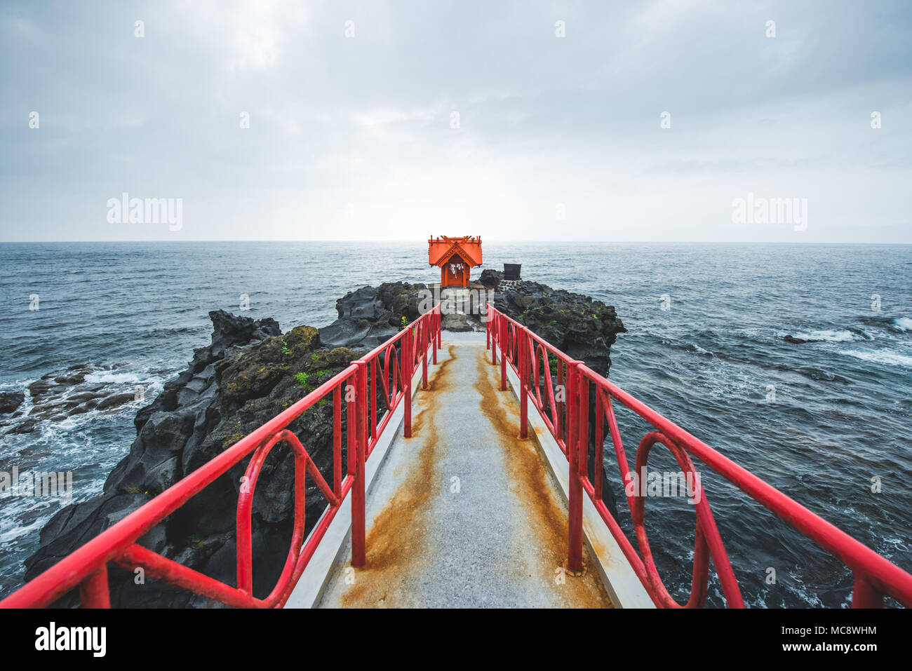 Japanese life, landscapes and temples Photo: Alessandro Bosio/Alamy ...