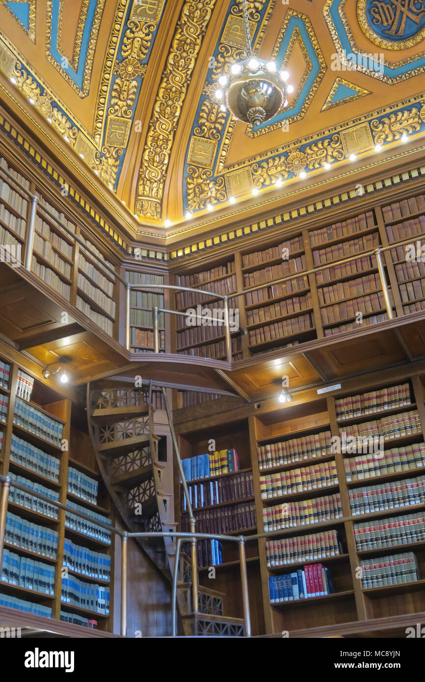 Capitol library bookshelves ceiling hi-res stock photography and images ...
