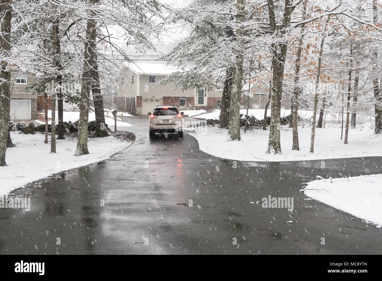 Suburban neighborhood usa hi-res stock photography and images - Alamy