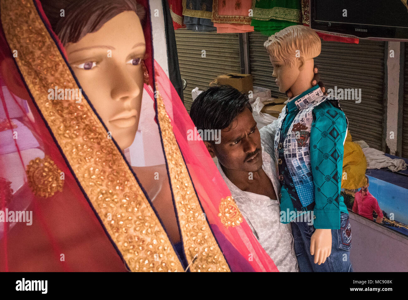 Indian dummy hi-res stock photography and images - Alamy