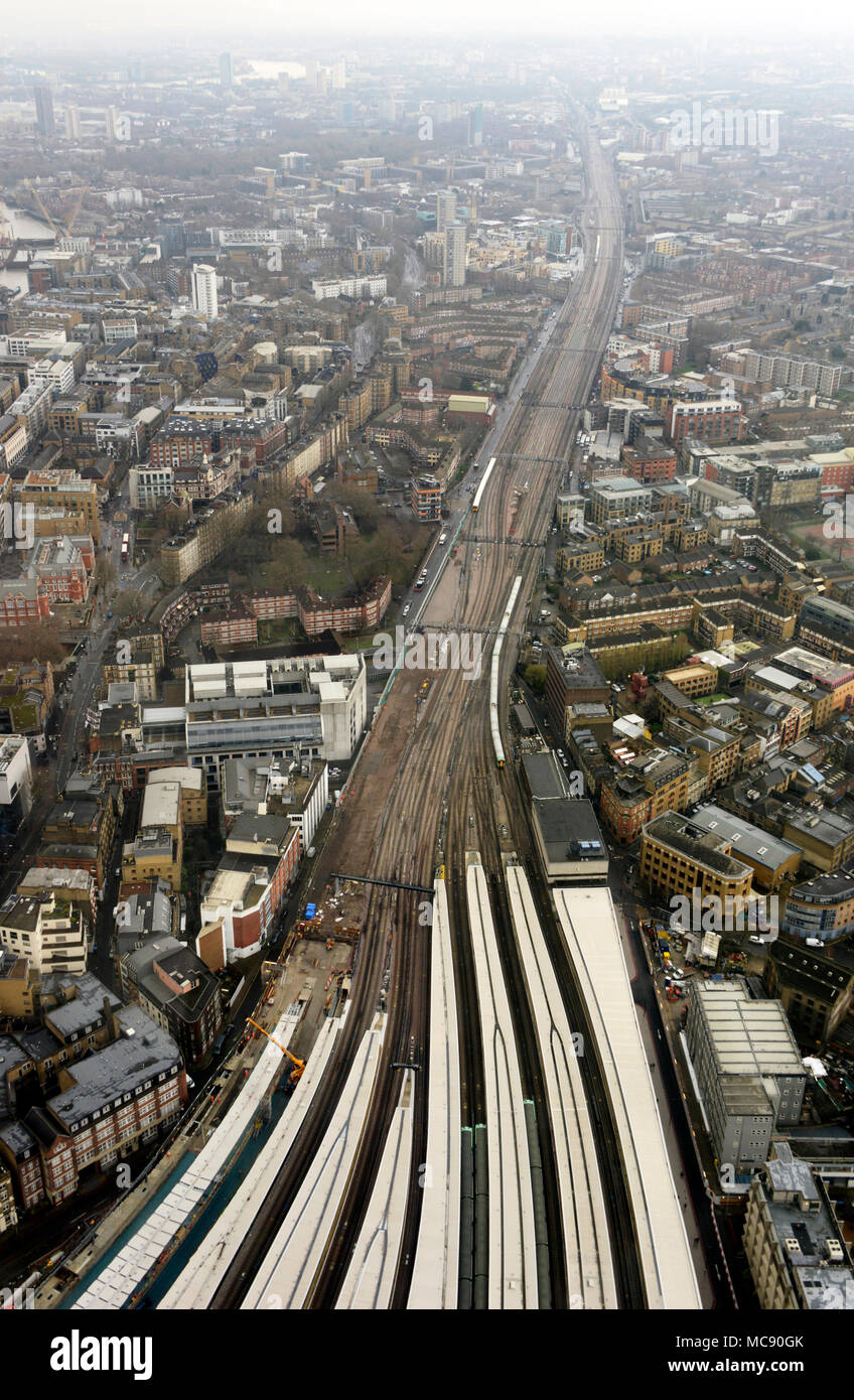 London bridge station hi-res stock photography and images - Alamy