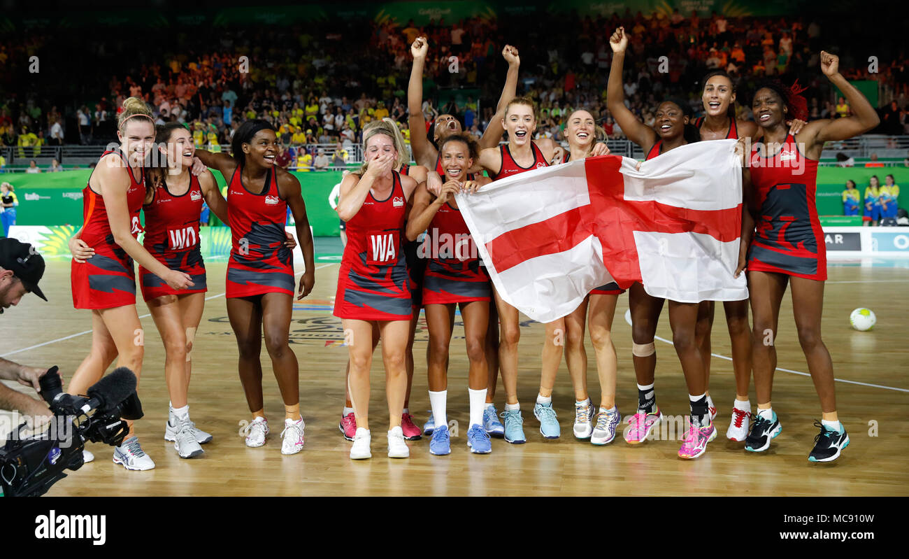 The England netball team celebrate winning gold in the Women's Netball ...
