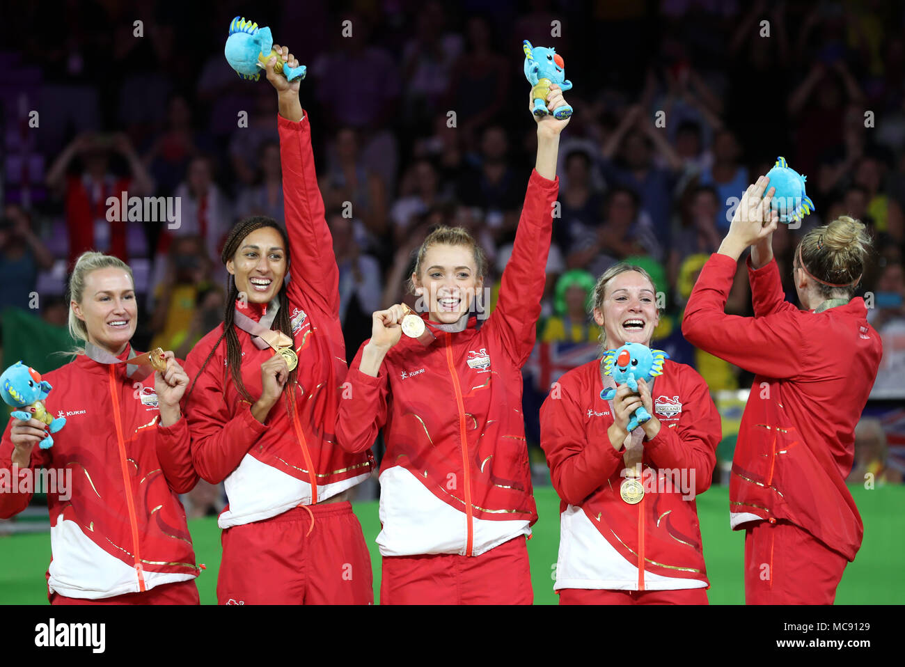 The england womens netball team celebrate hi-res stock photography and ...