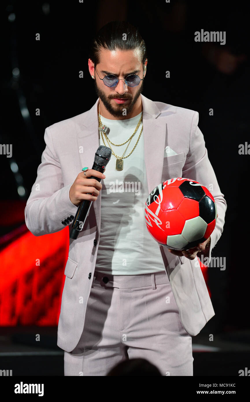 Coca cola cup soccer hi-res stock photography and images - Alamy