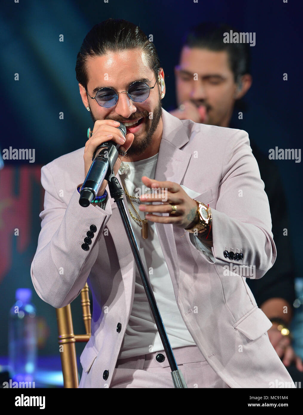 Spanish Coca-Cola anthem presentation for the 2018 FIFA World Cup in ...