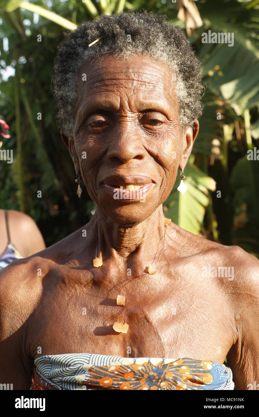 Woman from benin hi-res stock photography and images - Alamy