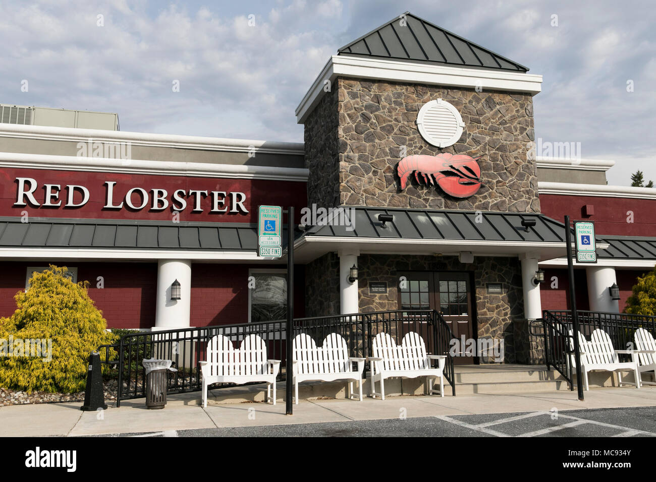 Red Lobster Sign