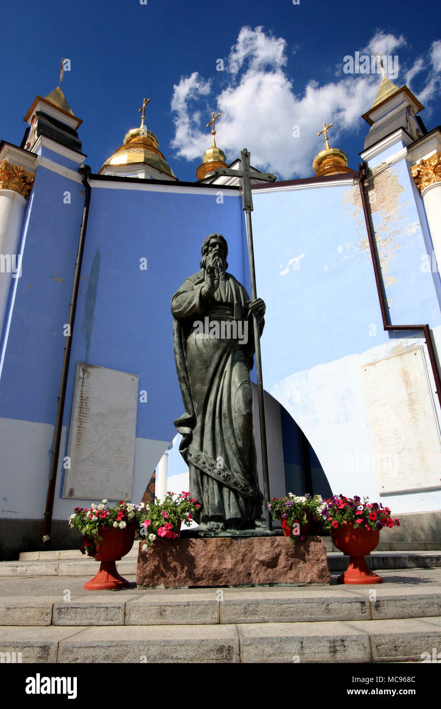 Archangel michael statue in kiev hi-res stock photography and images ...