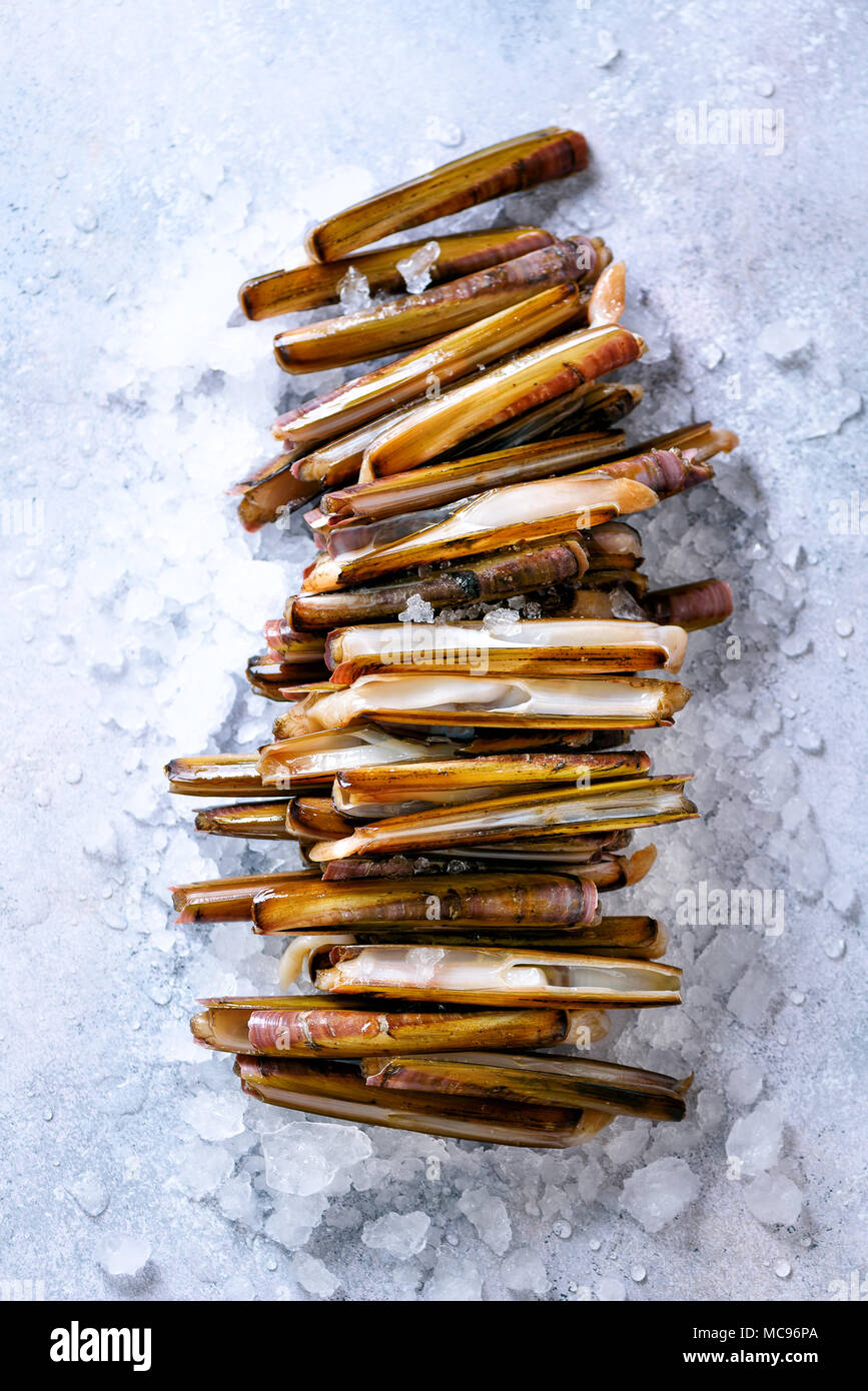 Razor clam recipe hi-res stock photography and images - Alamy