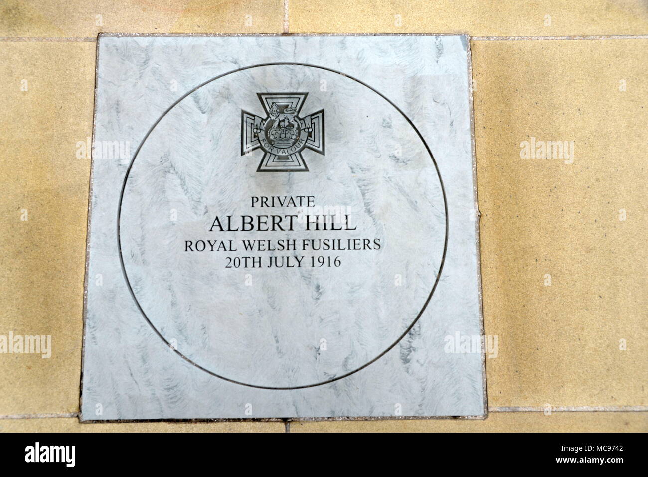 Victoria cross medal winners hi-res stock photography and images - Alamy