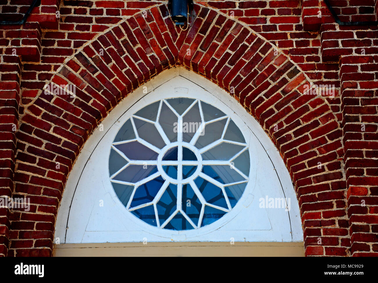Round church windows hi-res stock photography and images - Alamy