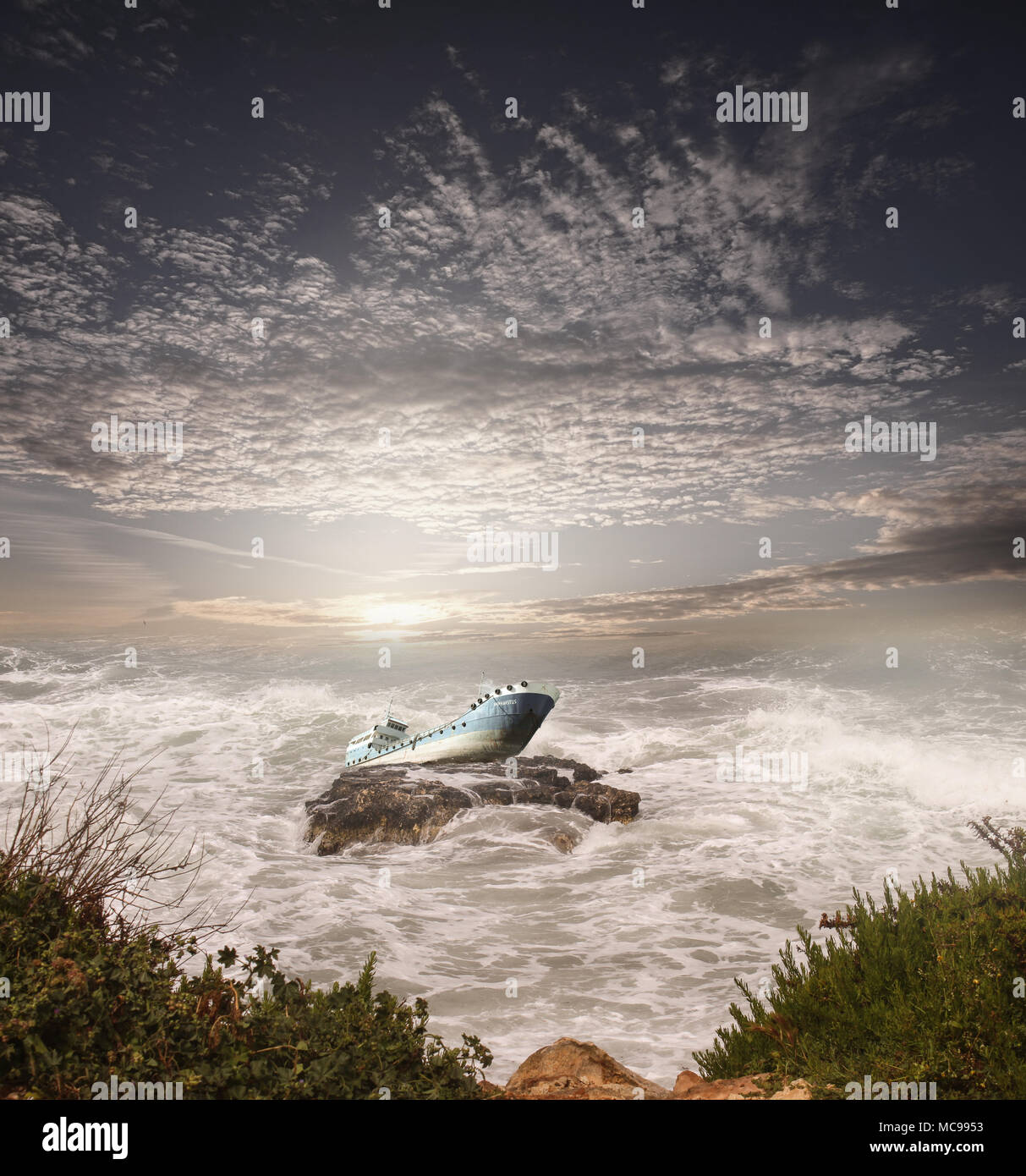 Ship sinking fantasy hi-res stock photography and images - Alamy