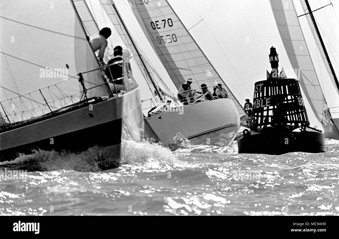 Admirals cup yacht racing history hi-res stock photography and images ...