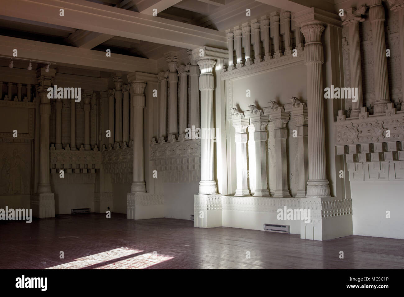 Grand temple ceiling hi-res stock photography and images - Alamy