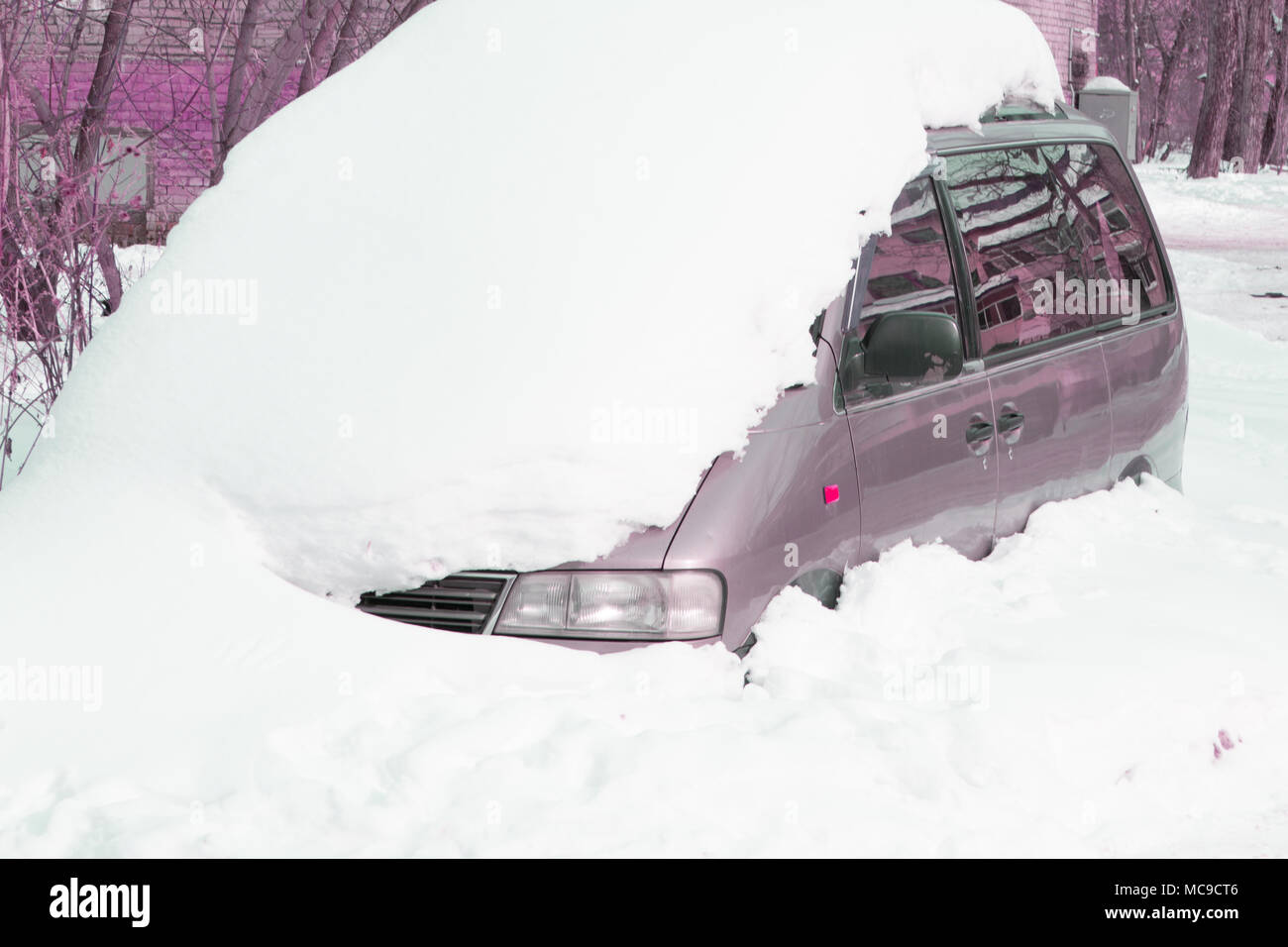 Snow on cars after snowfall Winter urban scene Stock Photo - Alamy