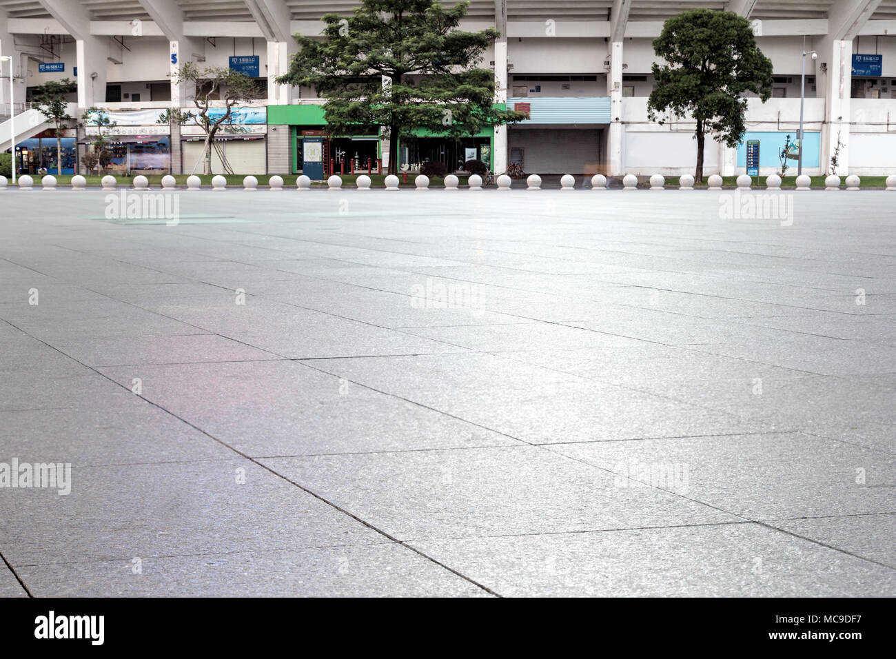 Wide City Square and landmark buildings Stock Photo - Alamy