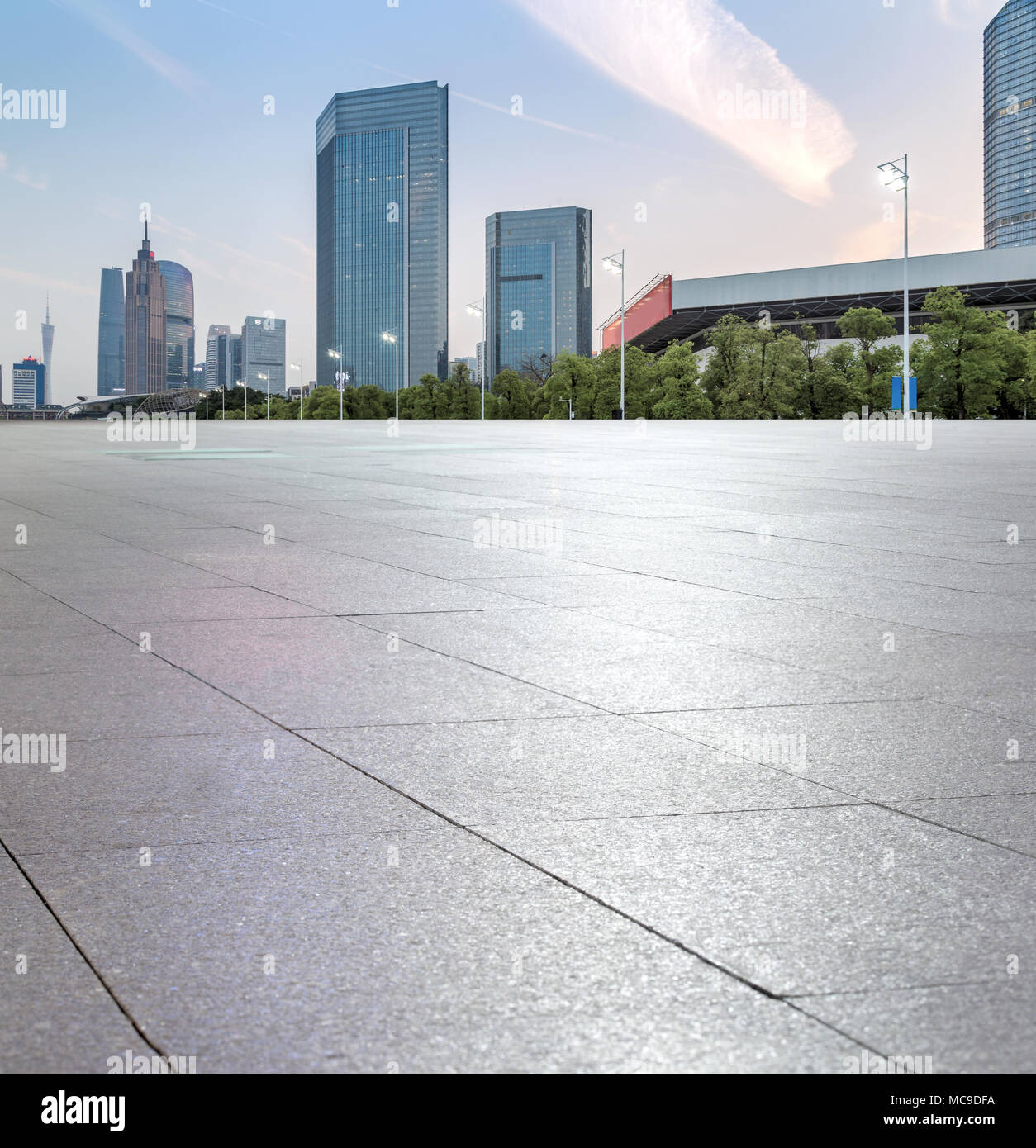 Ground perspective buildings hi-res stock photography and images - Alamy