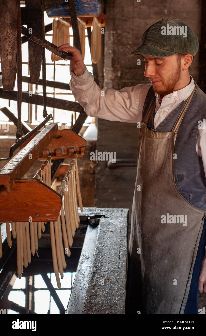 Candle making hi-res stock photography and images - Alamy