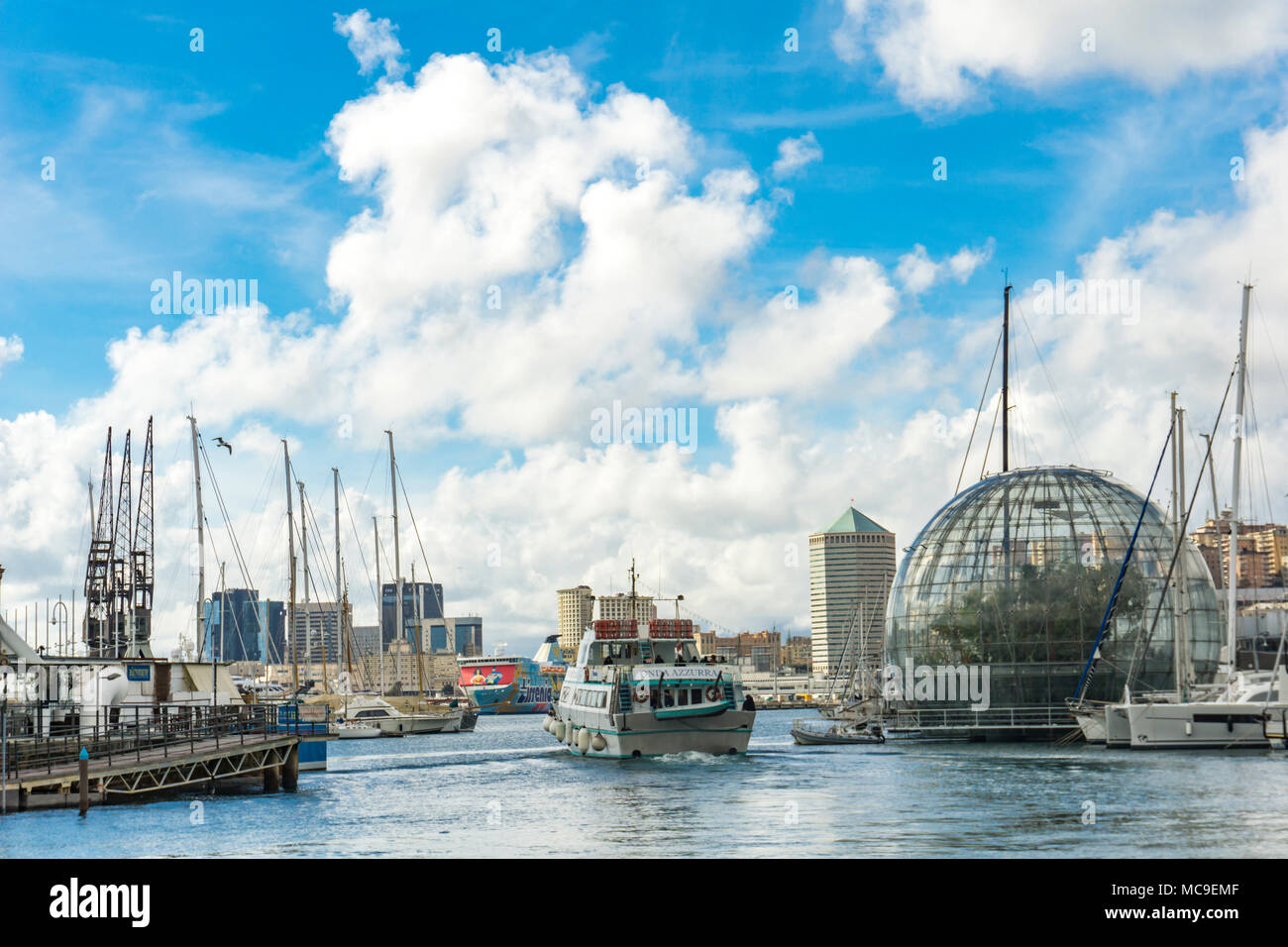Major port and ships hi-res stock photography and images - Alamy