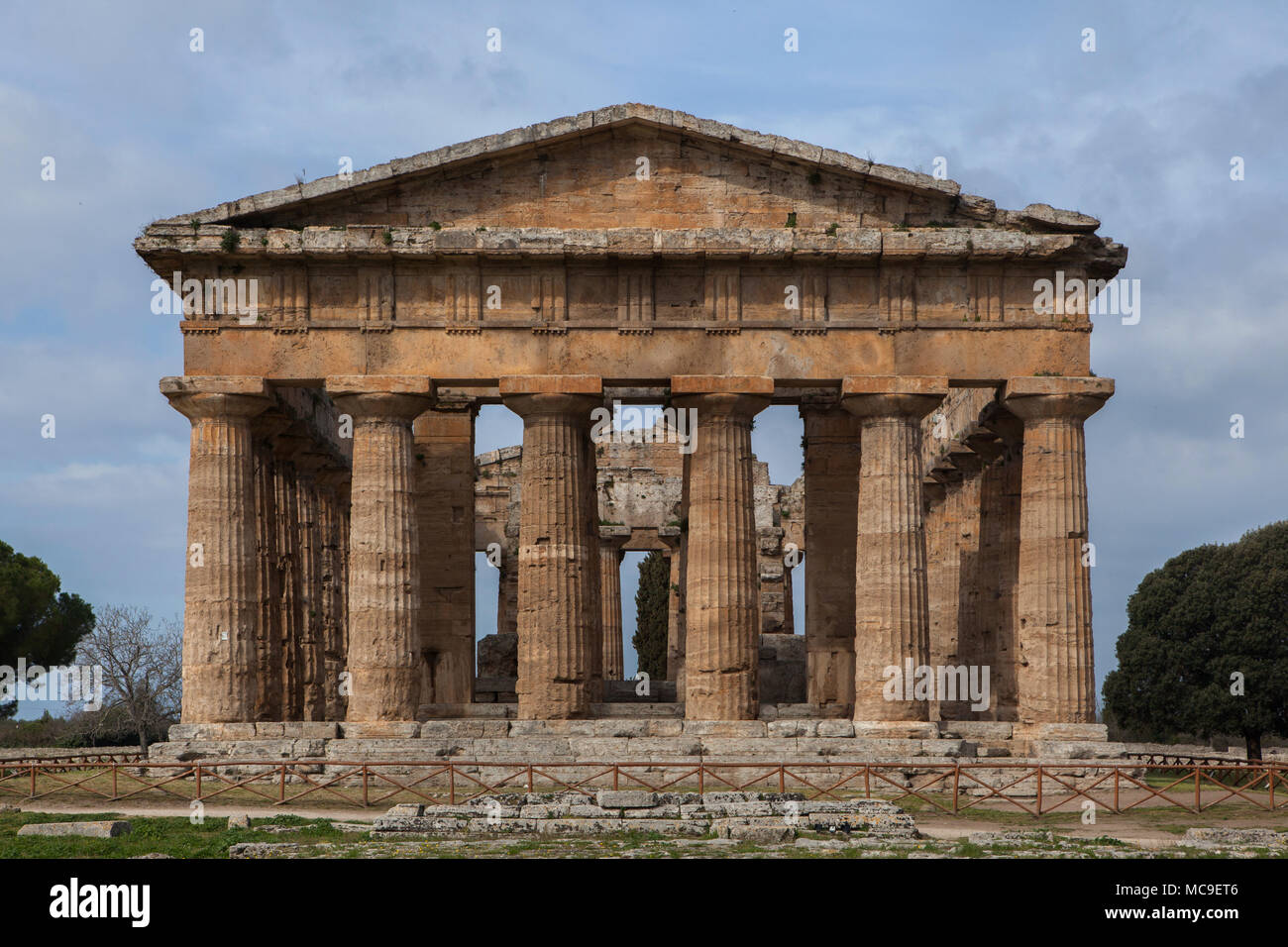 Doric order columns temple poseidon hi-res stock photography and images ...