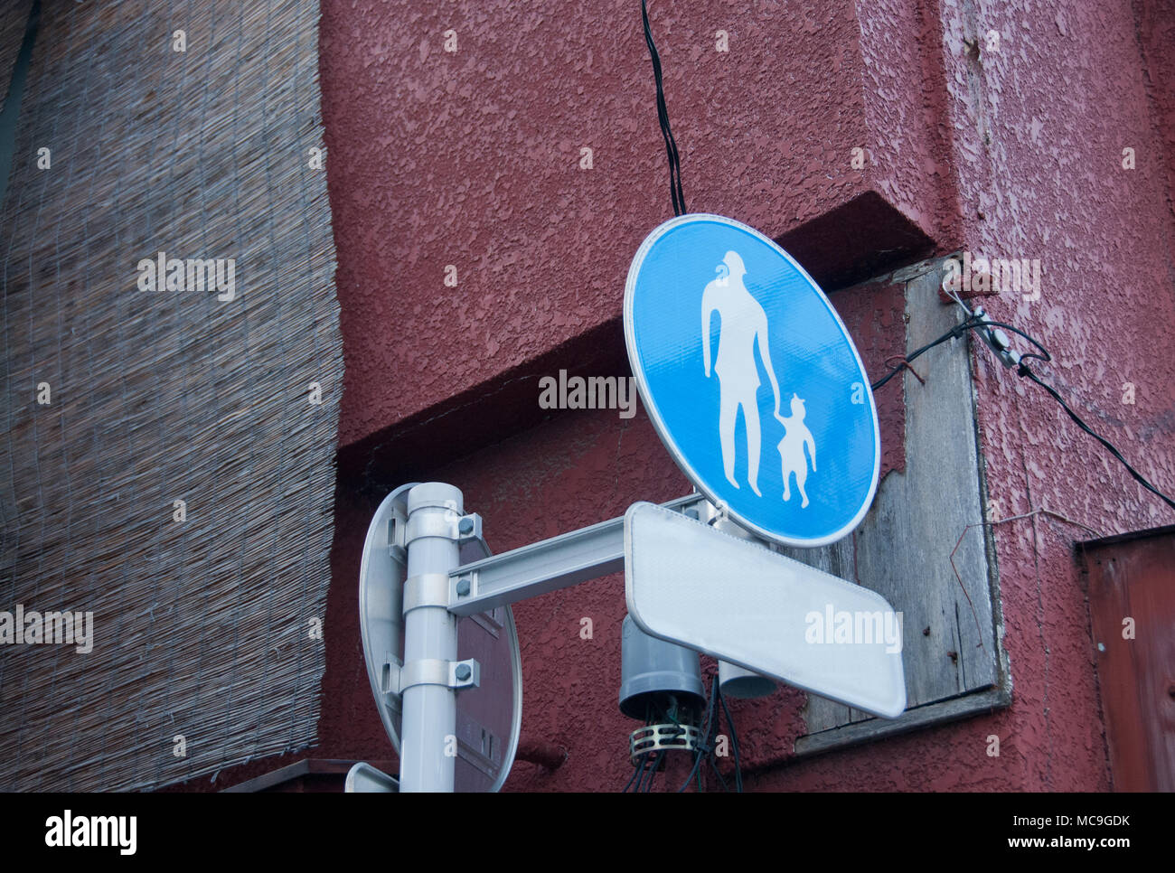 Adult child warning road sign hi-res stock photography and images - Alamy