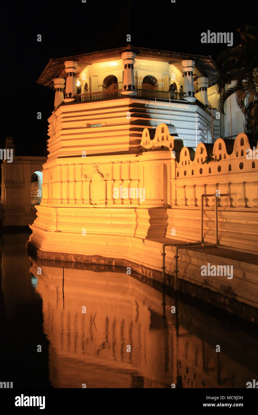 The Temple of the Tooth in Kandy, Sri Lanka Stock Photo - Alamy