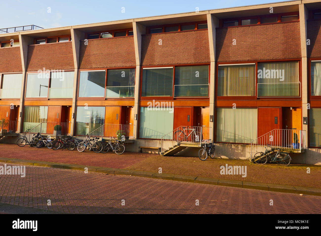 Identical houses hi-res stock photography and images - Alamy