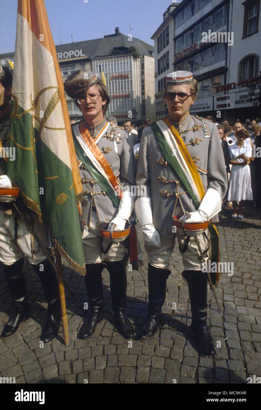 Fraternity students uniform hi-res stock photography and images - Alamy
