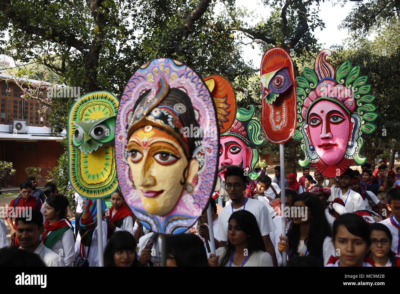 Dhaka, Bangladesh. 13th Apr, 2018. Bangladeshi people caries mask as ...