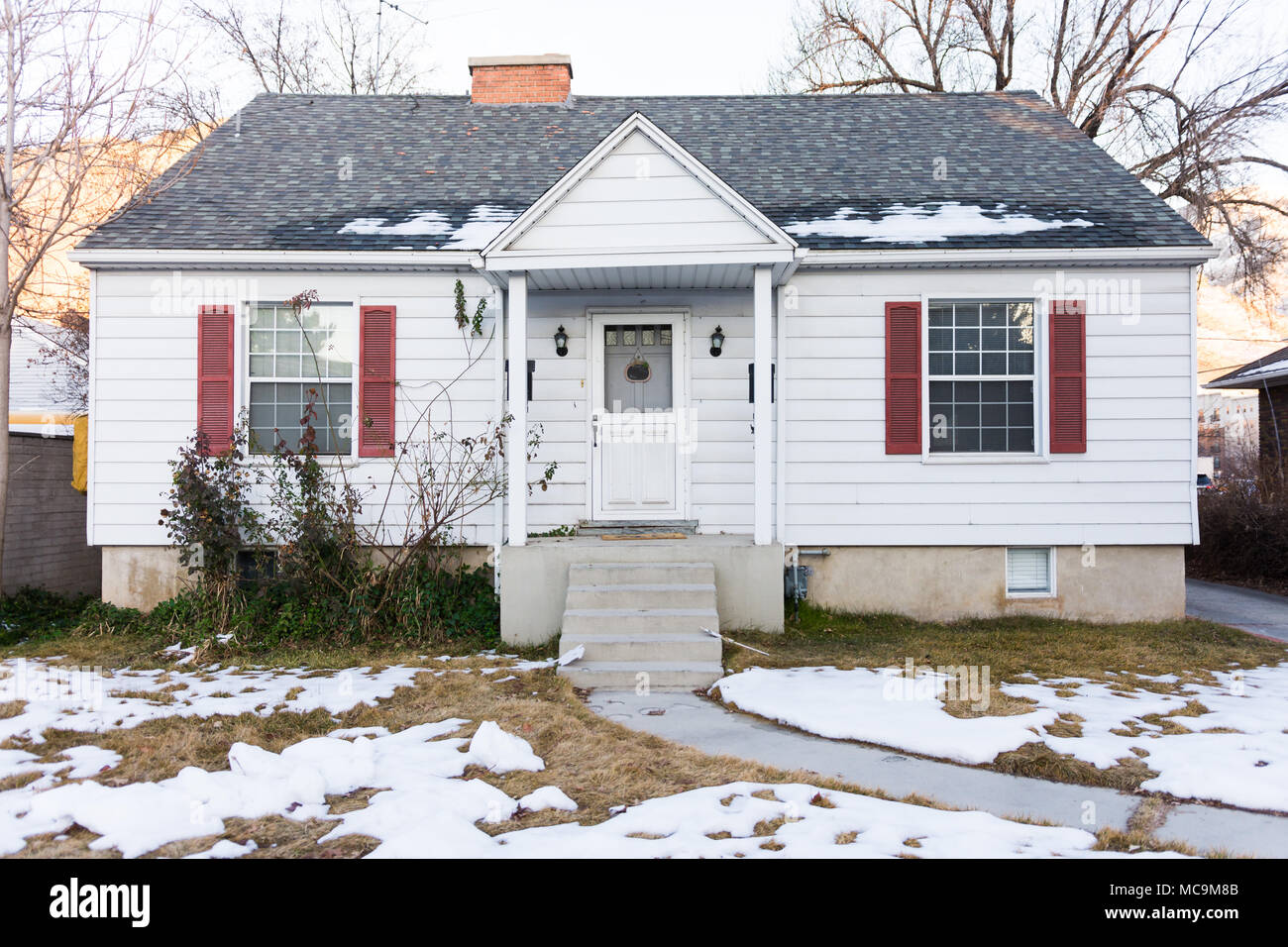 Modest home front door hi-res stock photography and images - Alamy