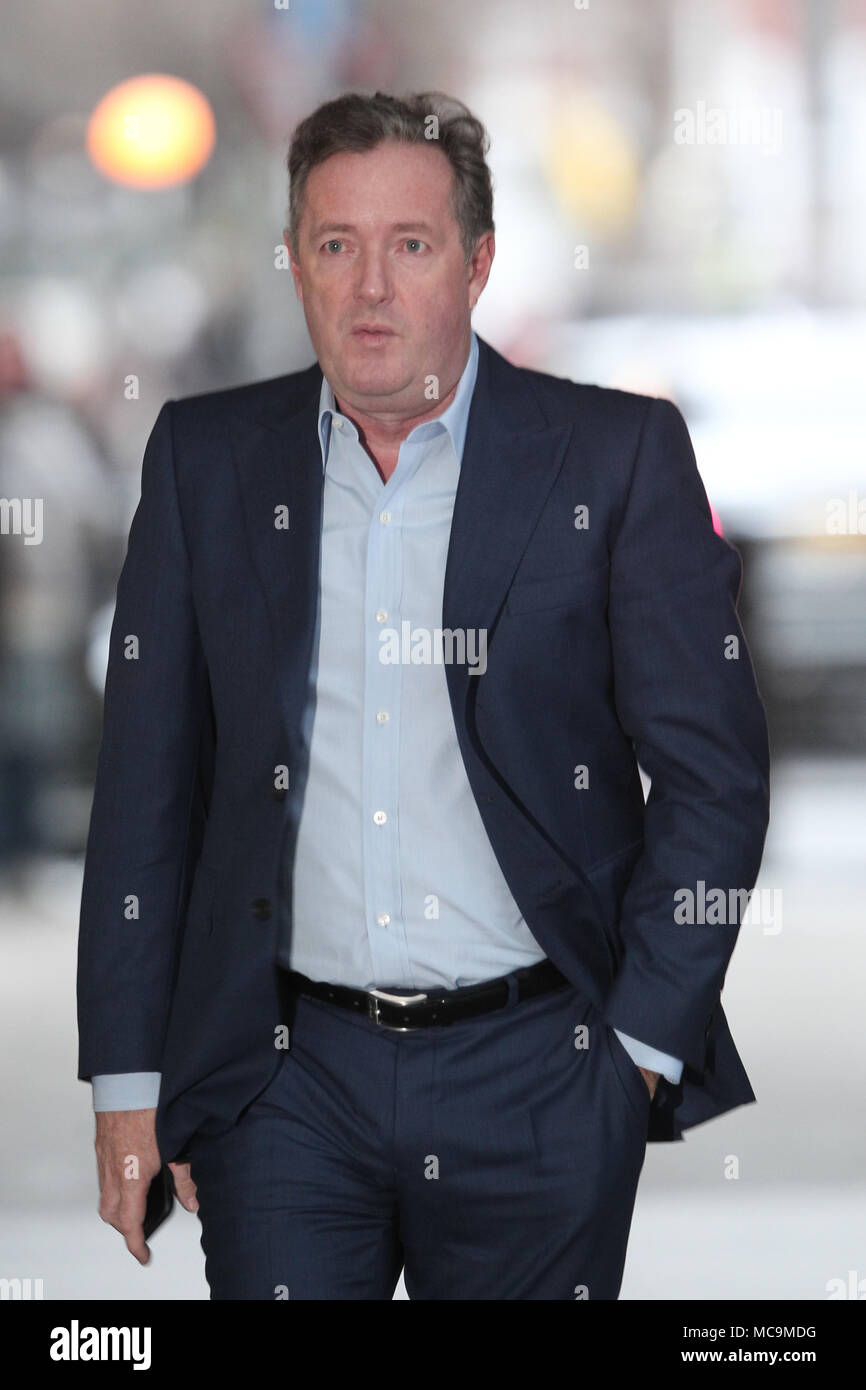 London piers hi-res stock photography and images - Alamy