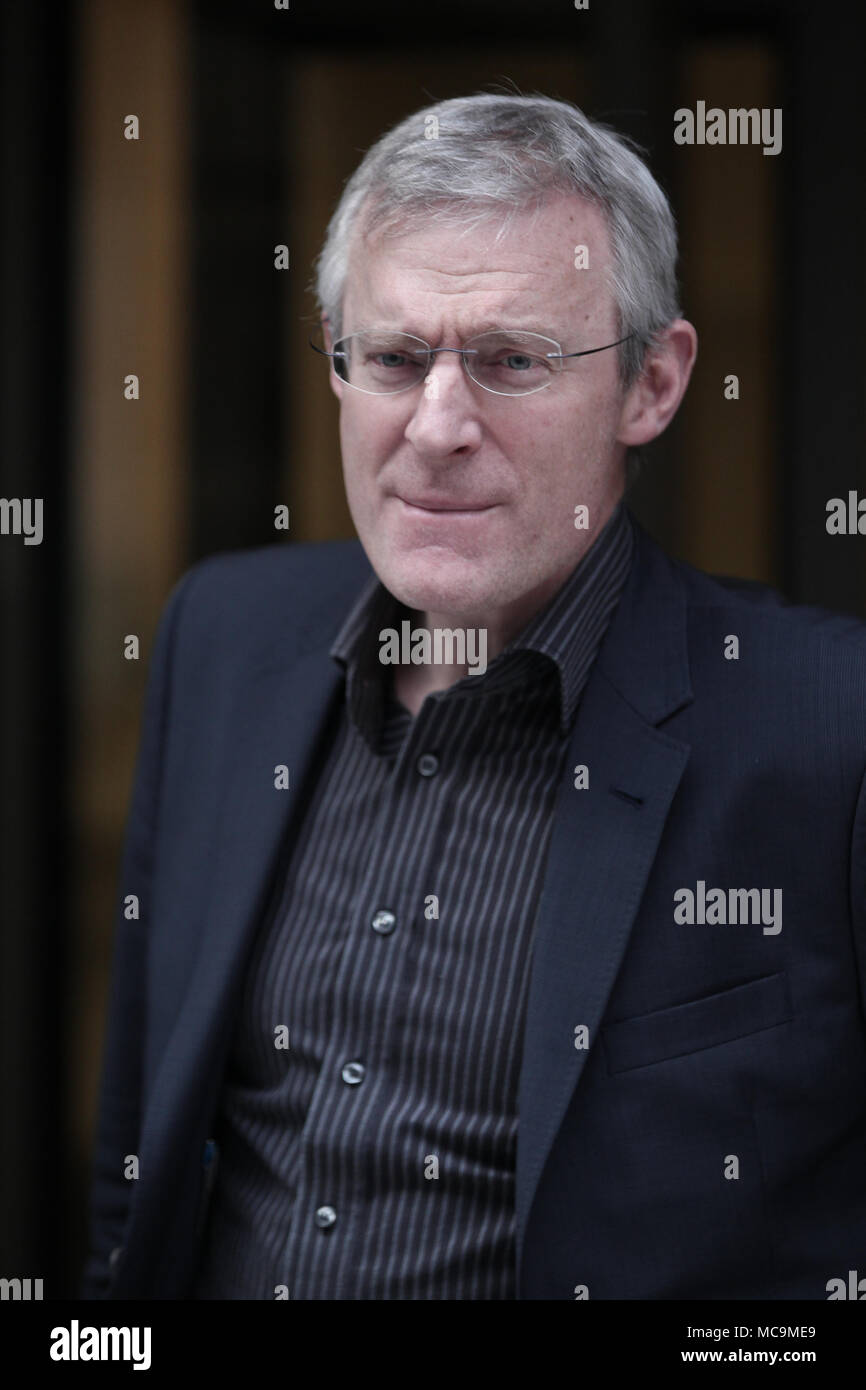 Bbc presenters hi-res stock photography and images - Alamy