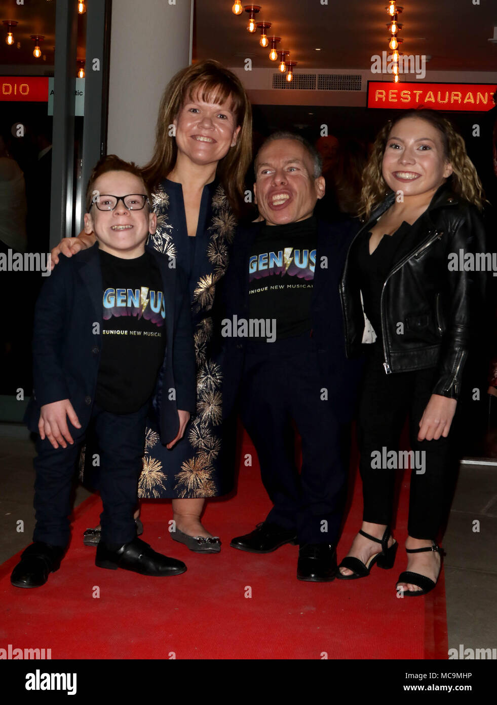 Jan 31, 2018 - Warwick Davis, Samantha Davis, Annabelle Davis and Lloyd ...