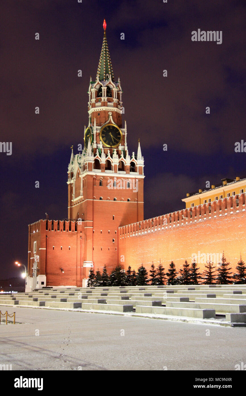 The mighty walls of the Kremlin in Moscow, Russia Stock Photo - Alamy