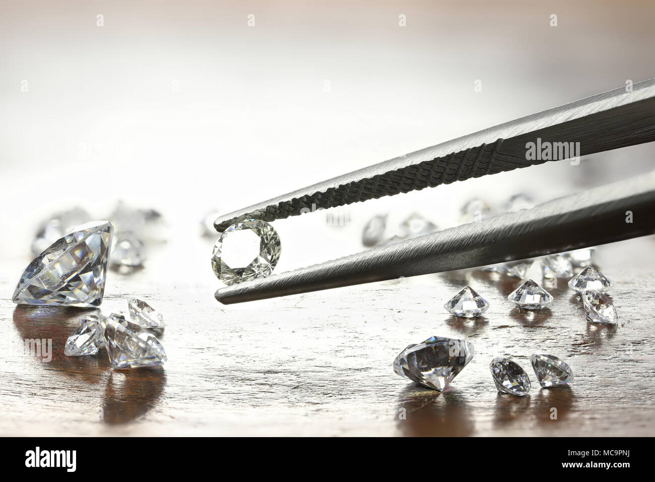 Diamond sorting hi-res stock photography and images - Alamy