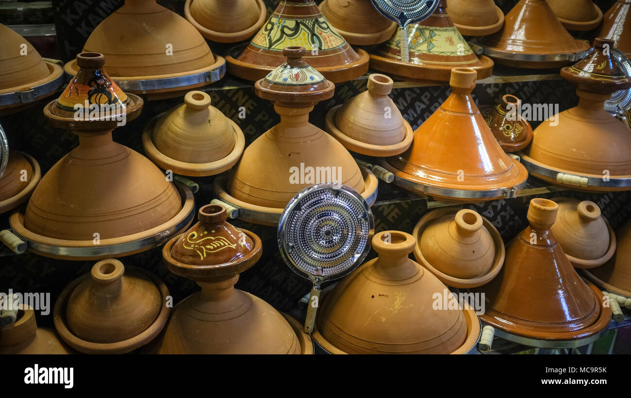 Moroccan clay craftworks Stock Photo - Alamy