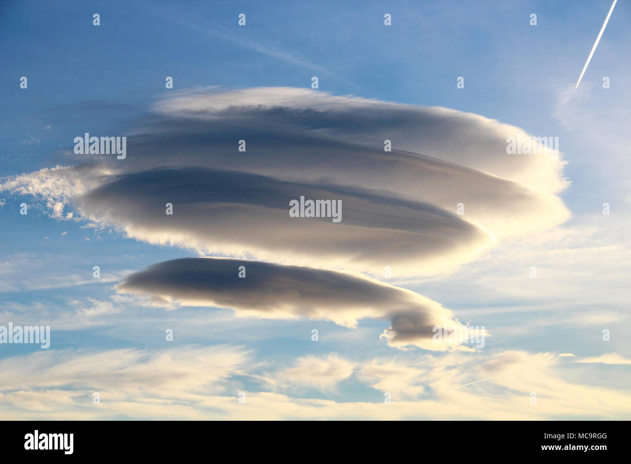 Lenticular shape hi-res stock photography and images - Alamy