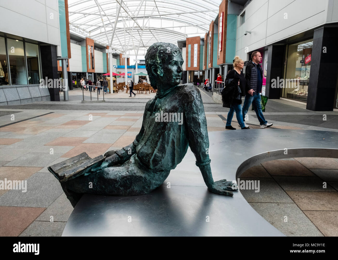 Shopping in ayr hi-res stock photography and images - Alamy