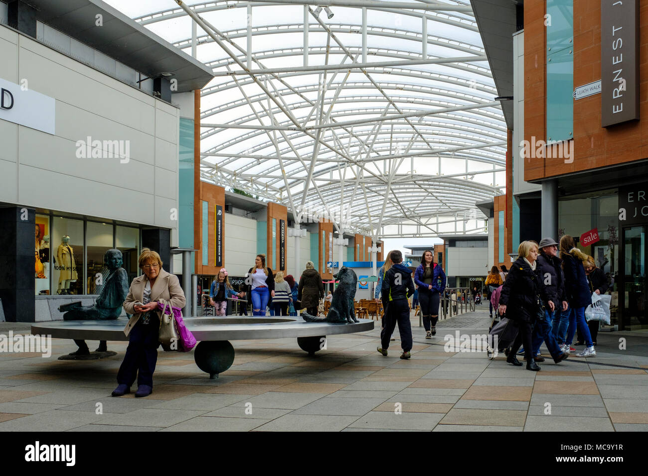 Shopping in ayr hi-res stock photography and images - Alamy