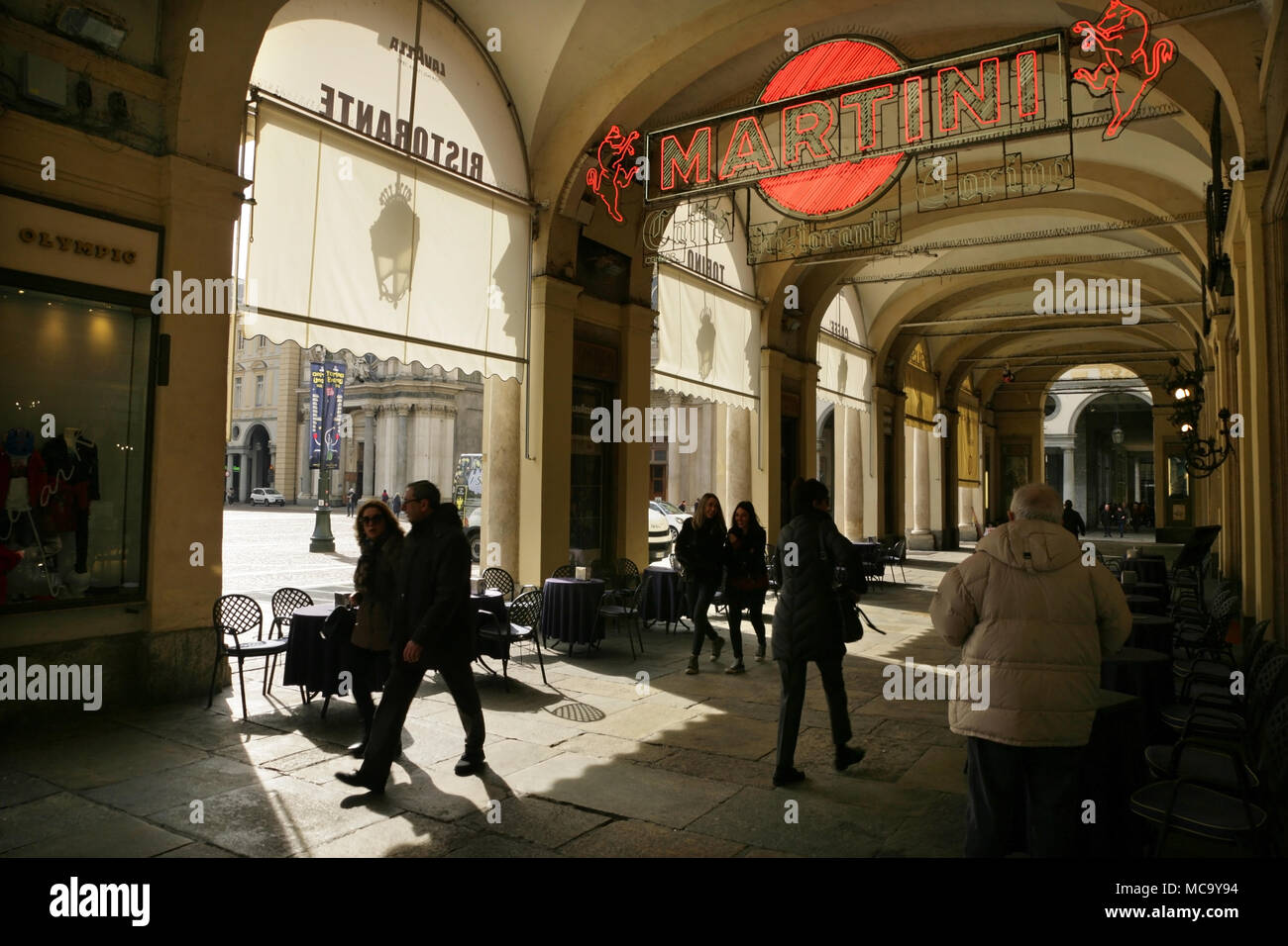 Porticos hi-res stock photography and images - Alamy