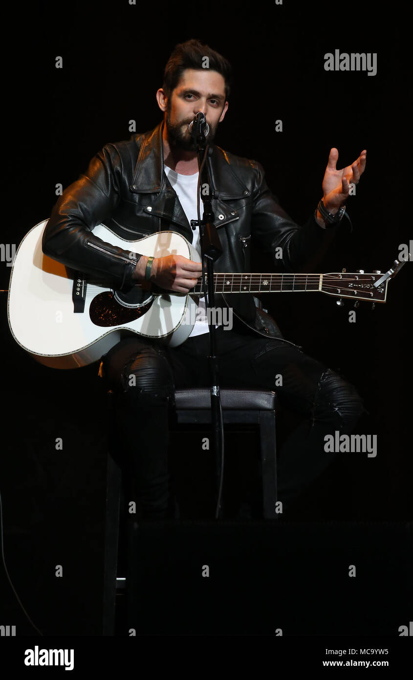 Thomas rhett acm stories songs stars hi-res stock photography and ...